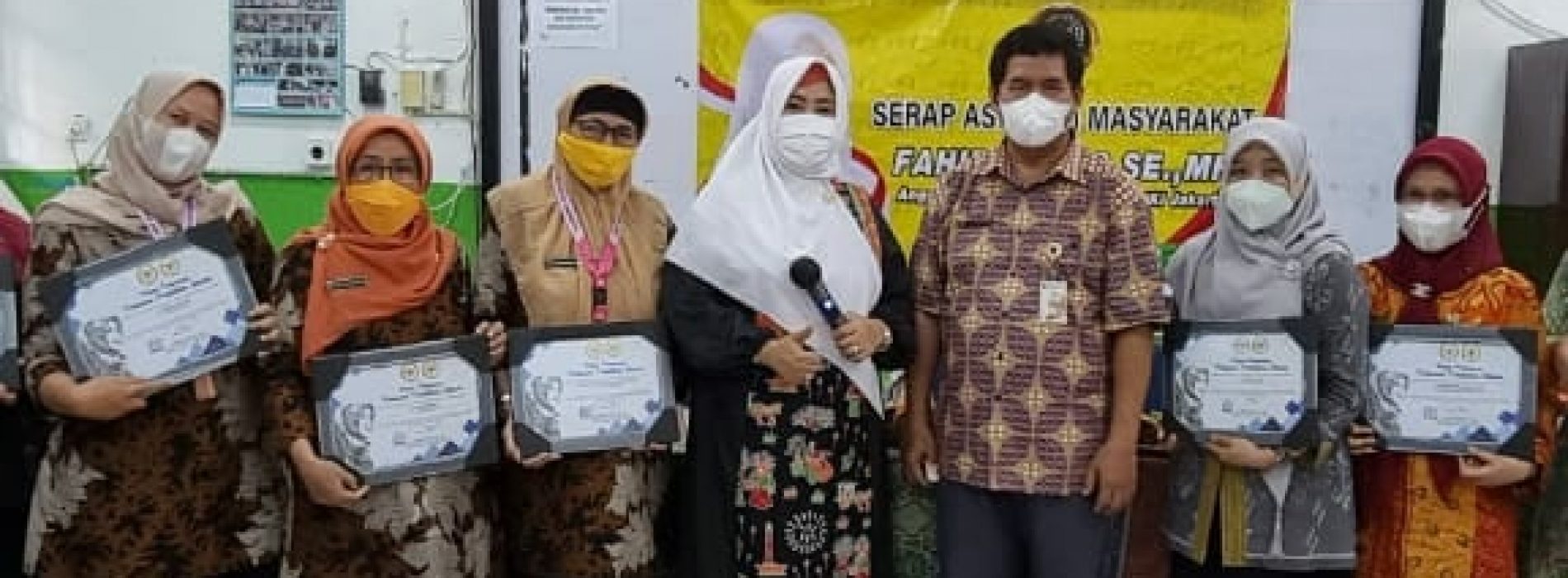 PTM dimulai, Fahira Idris Kunjungi Sekolah sekaligus Diberikan Piagam ...